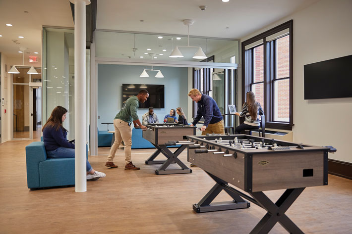Willard Hall - Spring 2020 Mary Washington Magazine